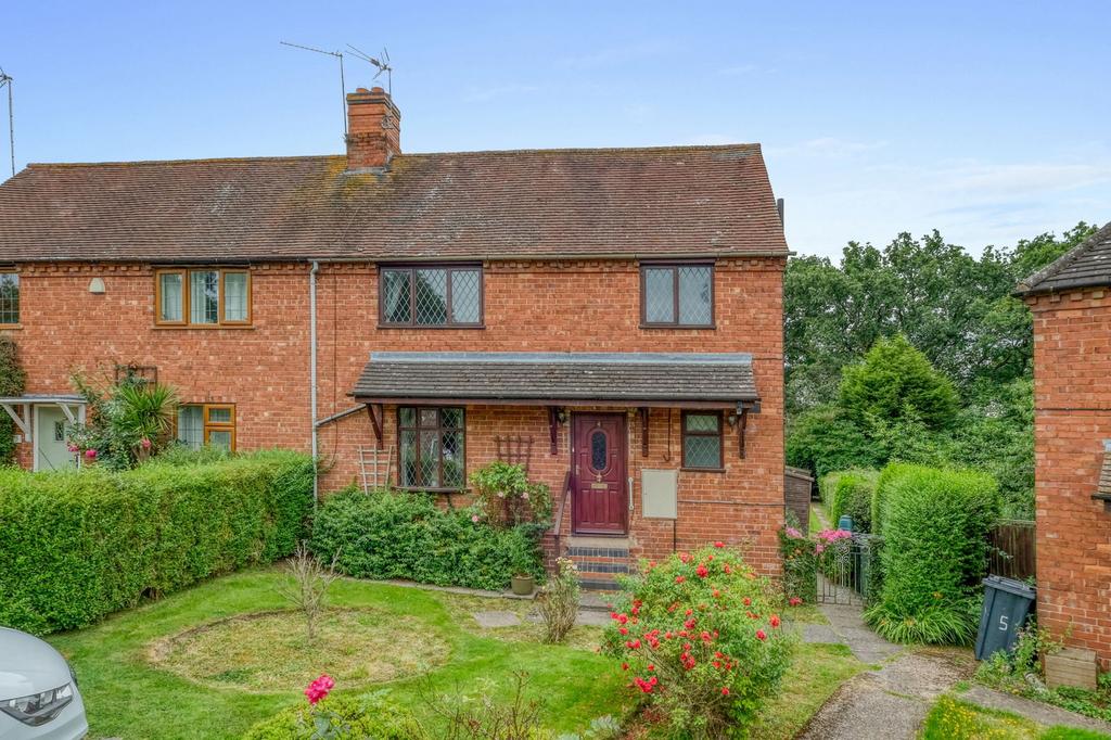 The Glebe, Holt End, Beoley B98 9AW 3 bed semi-detached house - £325,000