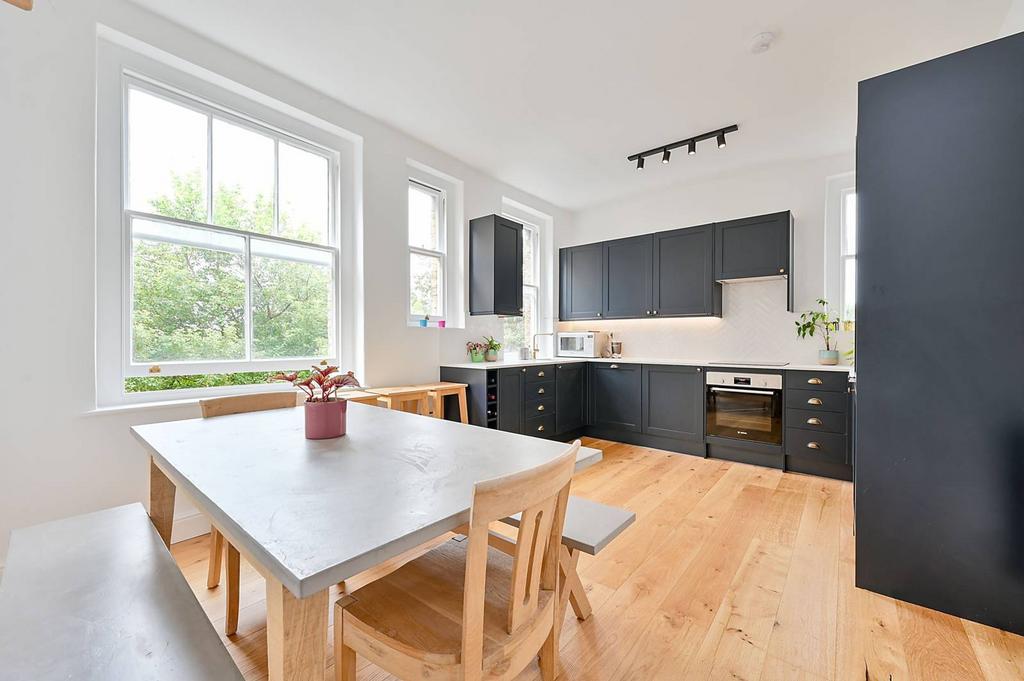 DIGBY MANSIONS, Hammersmith, London, W6 2 bed flat - £5,000 pcm (£1,154 pw)