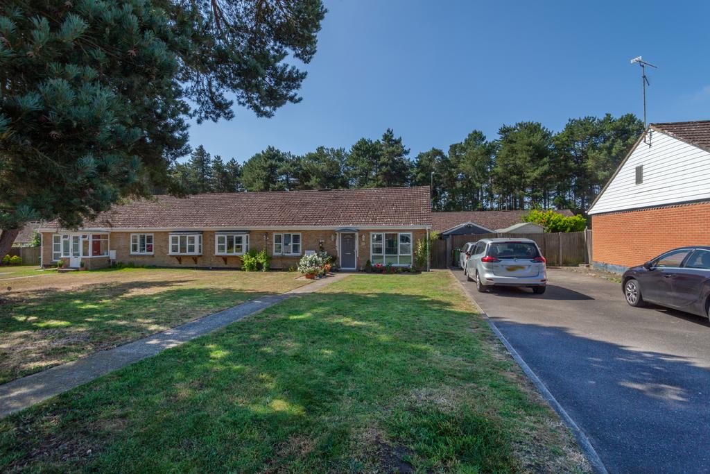 Greenways, Sutton Heath, IP12 3TP 3 bed semi-detached bungalow - £315,000