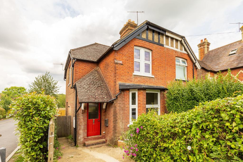 New Road, Chilworth Village 3 bed semi-detached house - £1,750 pcm (£ ...