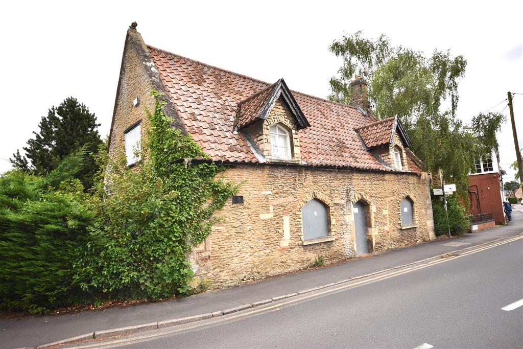 Manor Street, Ruskington, Sleaford 3 bed detached house for sale - £240,000