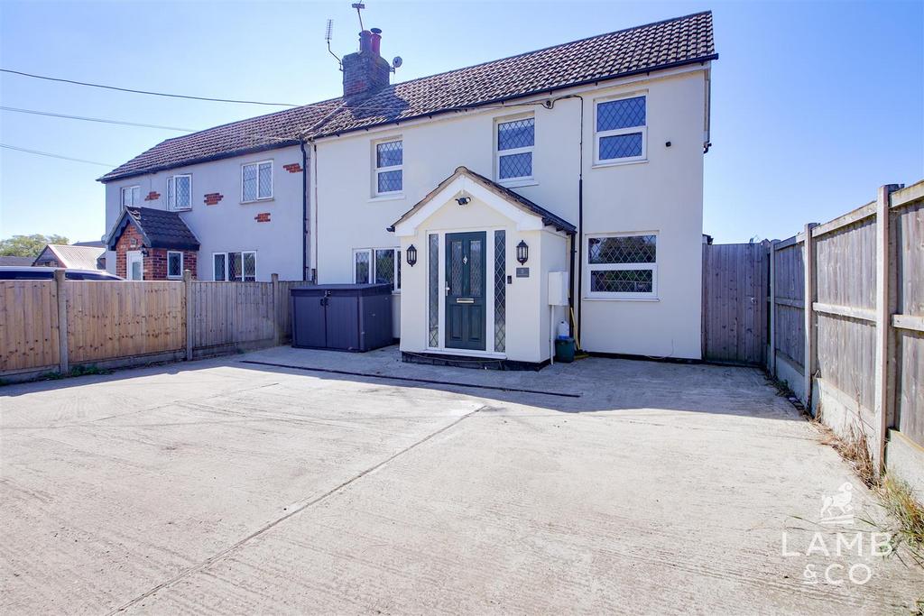 Holland Road, Clacton-On-Sea CO16 3 bed semi-detached house - £400,000