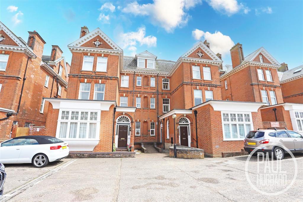 Victoria Court, Kirkley Cliff Road... 2 bed flat for sale - £190,000