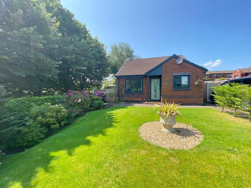 Ryebank Way, Macclesfield 2 bed detached bungalow for sale - £360,000