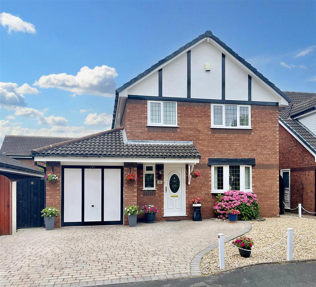 Kentmere Road, Timperley, Altrincham 4 bed detached house - £535,000