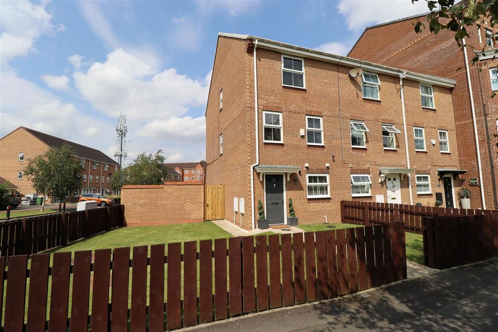 Master Road, Thornaby, TS17 0JN 4 bed end of terrace house - £170,000