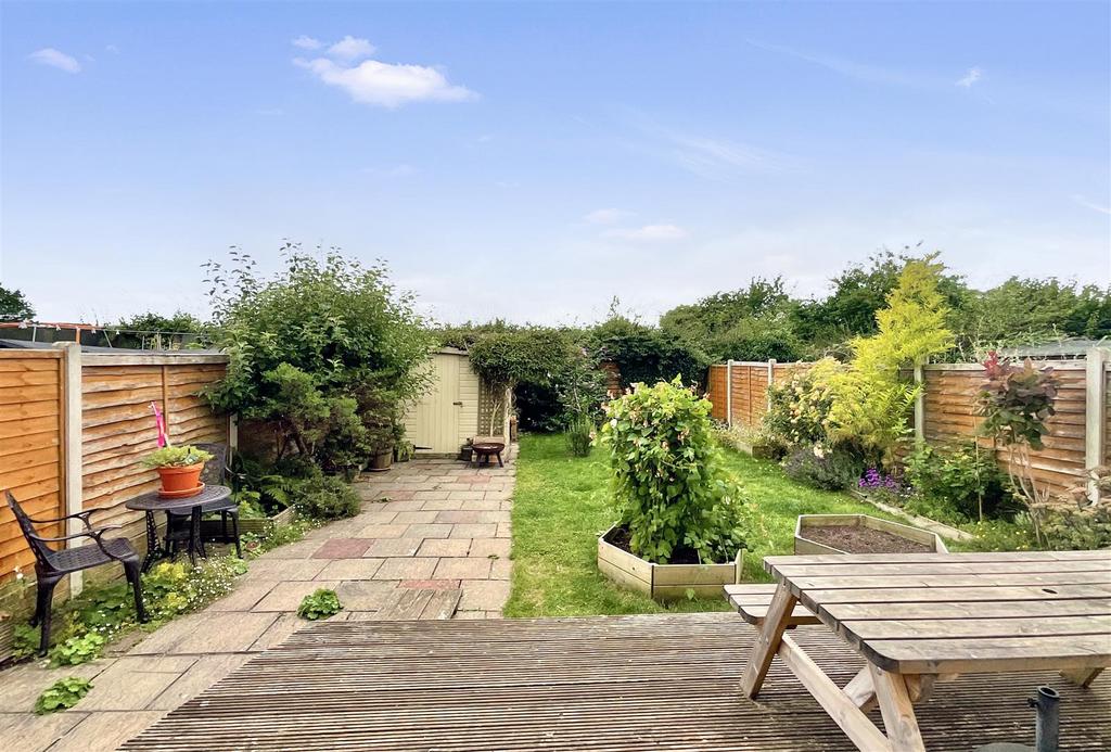 Springfield Road, Cirencester 3 bed end of terrace house - £335,000