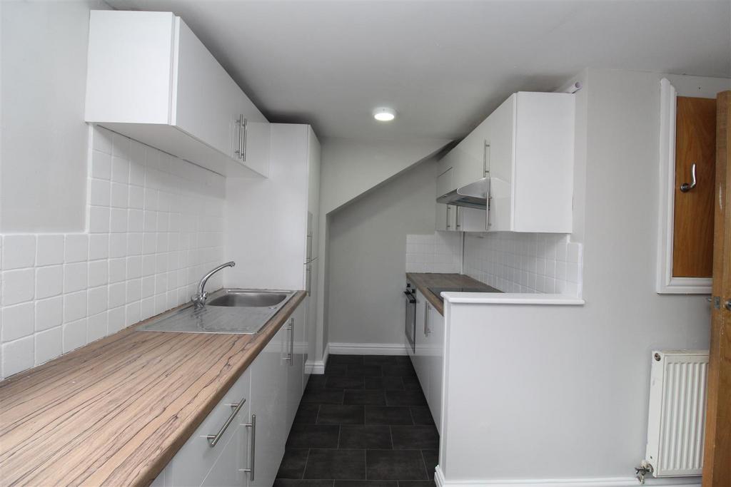 Lower Cathedral Road, Cardiff CF11 2 bed flat - £1,325 pcm (£306 pw)