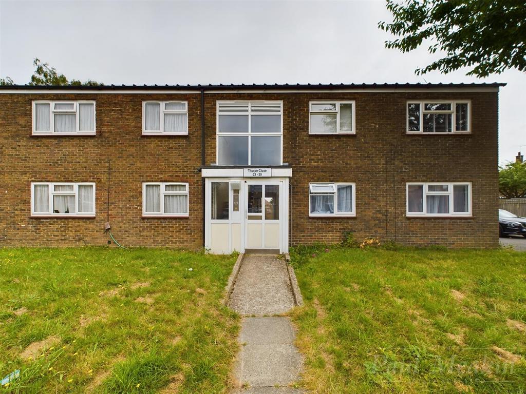 Thorpe Close, New Addington 1 bed flat - £185,000