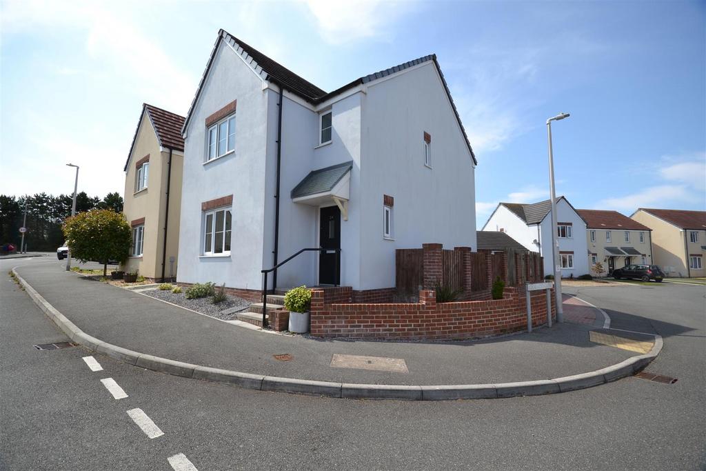 Sunningdale Drive, Hubberston... 3 bed detached house - £240,000