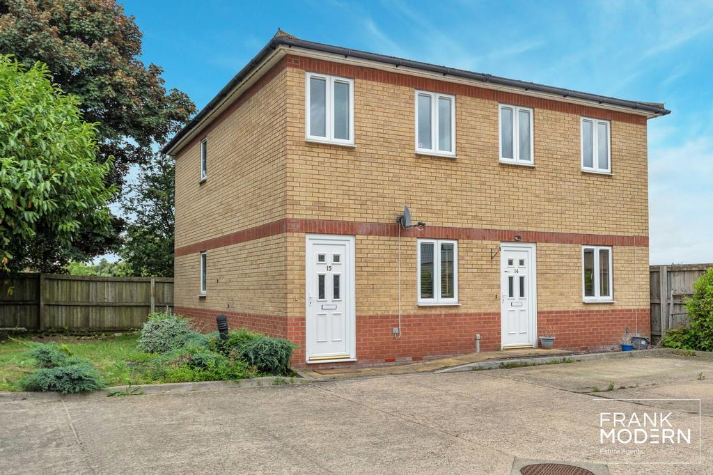 Bourne Road, Essendine, PE9 2 bed apartment - £120,000