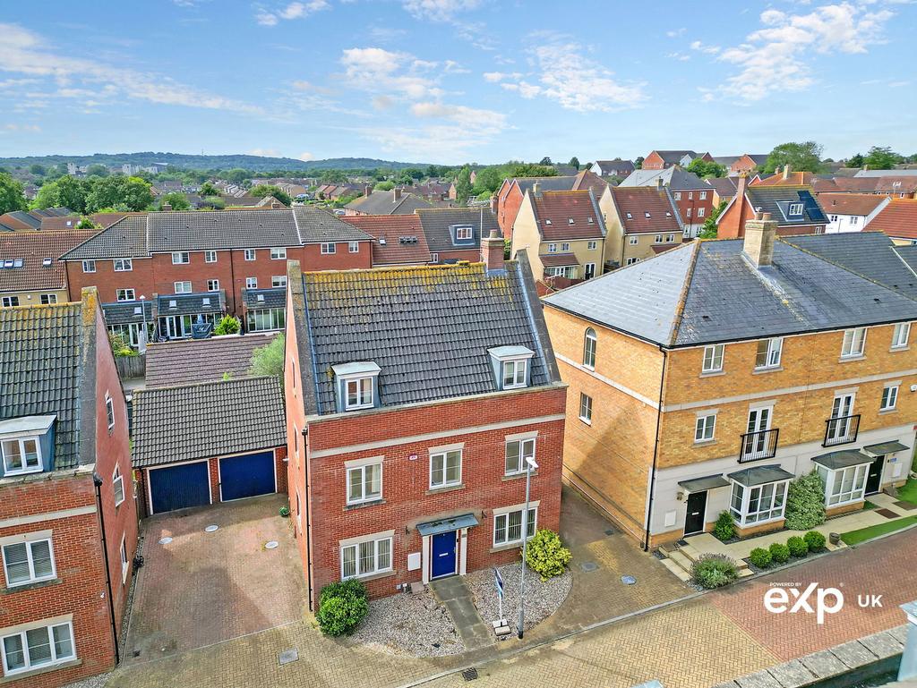 College Lane, Basildon SS15 5 bed detached house - £575,000