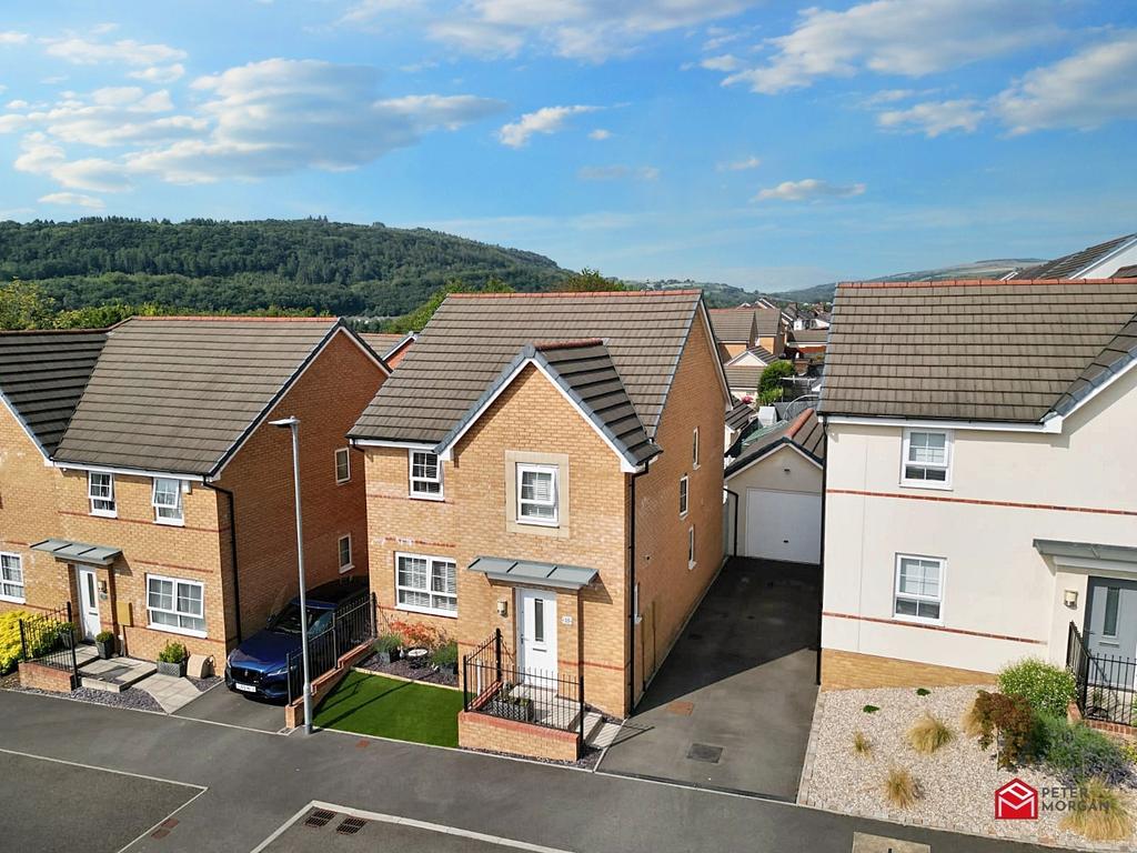 Hooper Way, Tonna, Neath. SA11 3FB 4 bed detached house - £290,000
