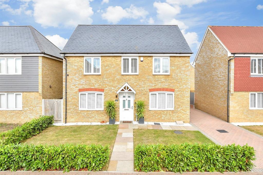 Mannock Drive, Manston/Ramsgate, Kent 3 bed detached house - £372,000