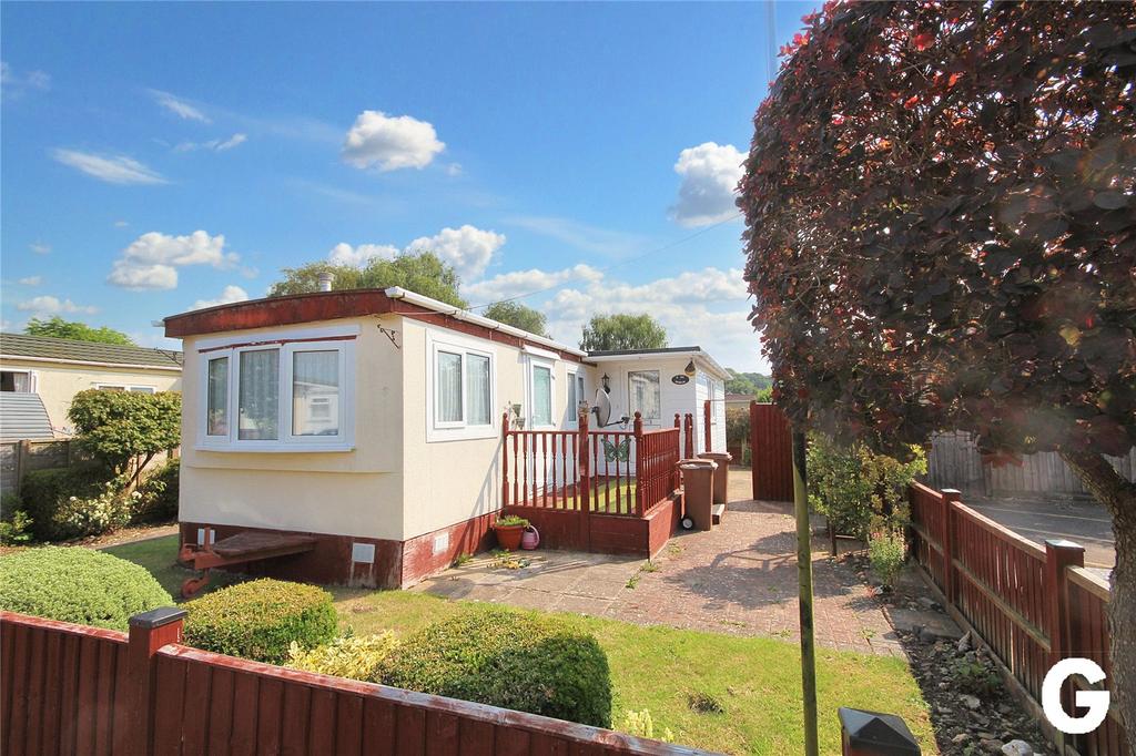 Stillwater Park, North Poulner Road... 2 bed park home - £125,000