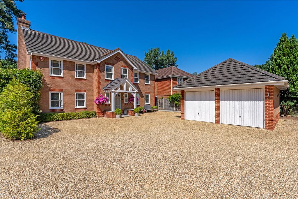 Tomlinson Drive, Finchampstead... 5 bed detached house - £1,250,000