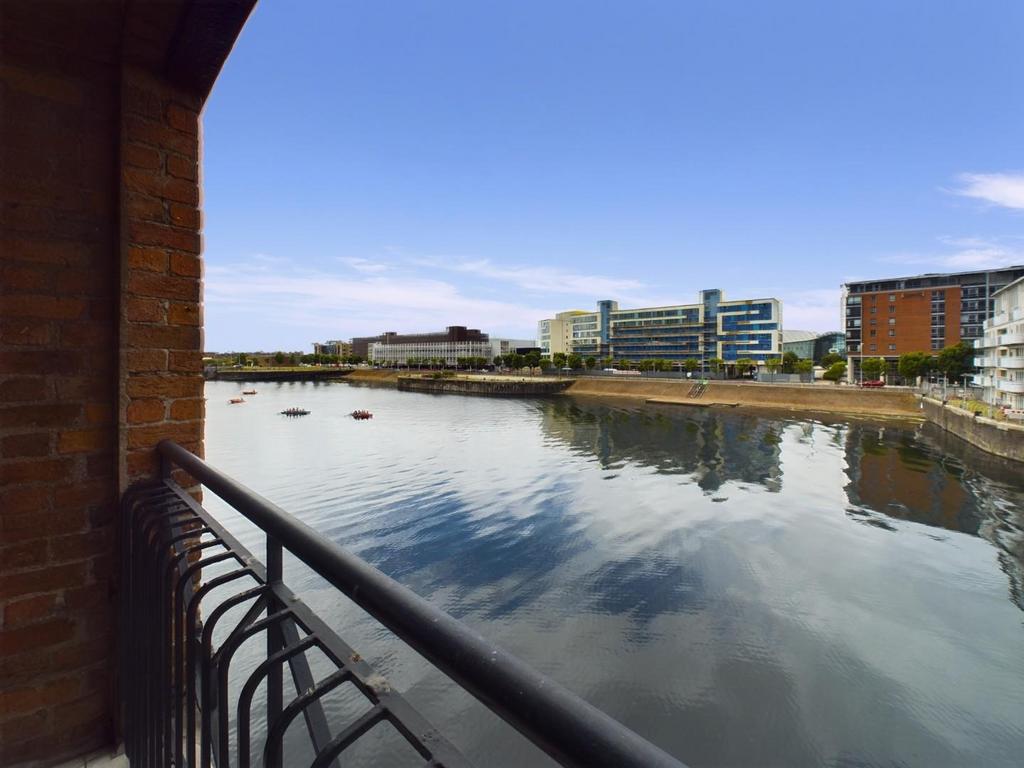 Wapping Quay, Liverpool, L3 4BU 2 bed apartment - £280,000
