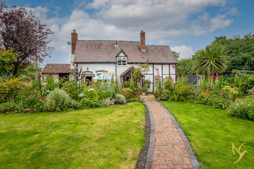 Worcester WR7 2 bed detached house - £430,000