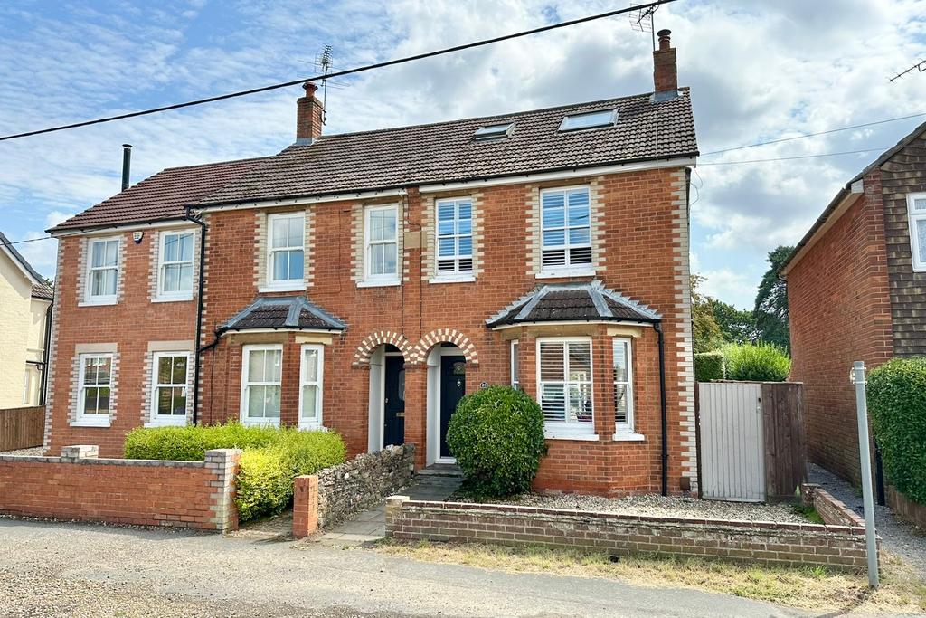Branksome Hill Road, SANDHURST GU47 4 bed semi-detached house for sale ...