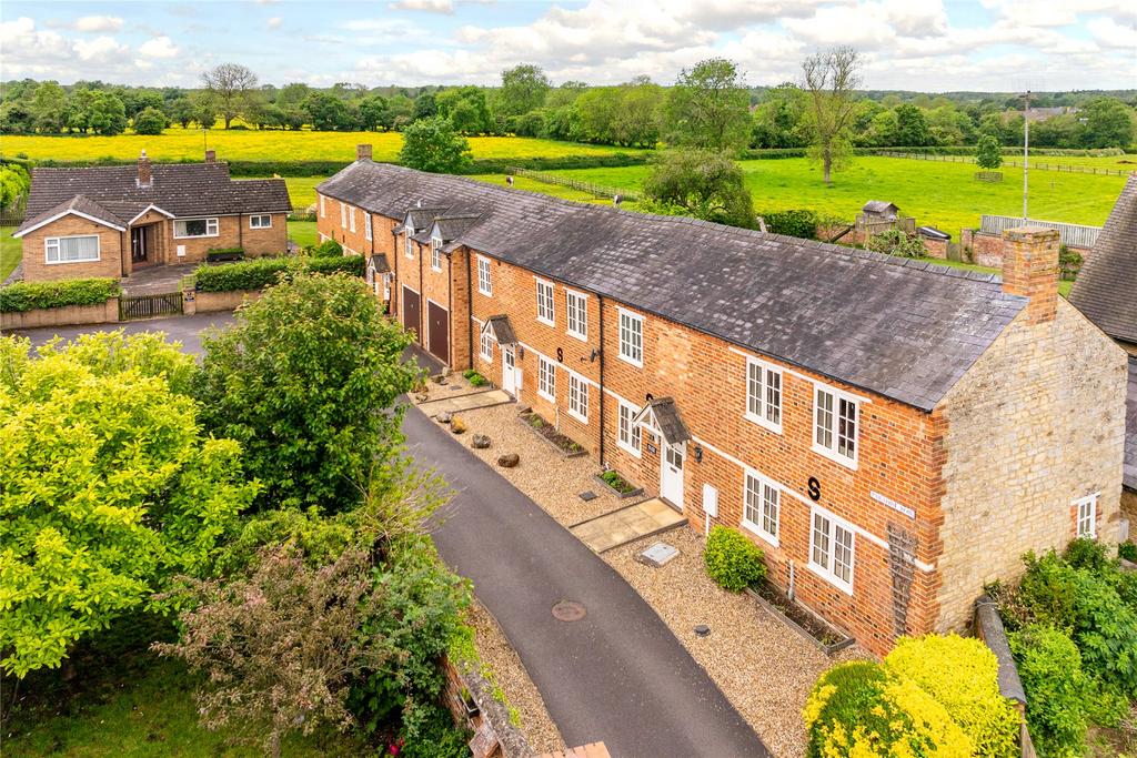 Church Street, Silverstone... 2 bed cottage - £325,000