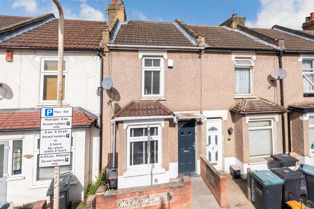 Gordon Road, Northfleet, Gravesend, Kent 3 bed terraced house - £290,000