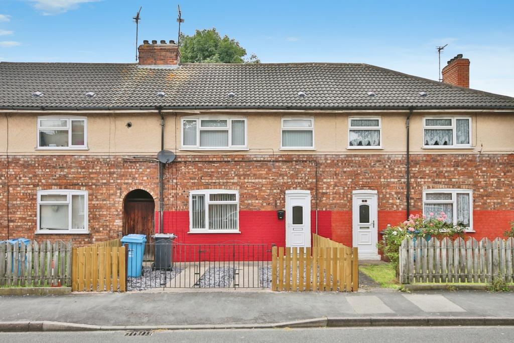 Welton Grove, Hull, HU6 8NQ 3 bed terraced house - £100,000
