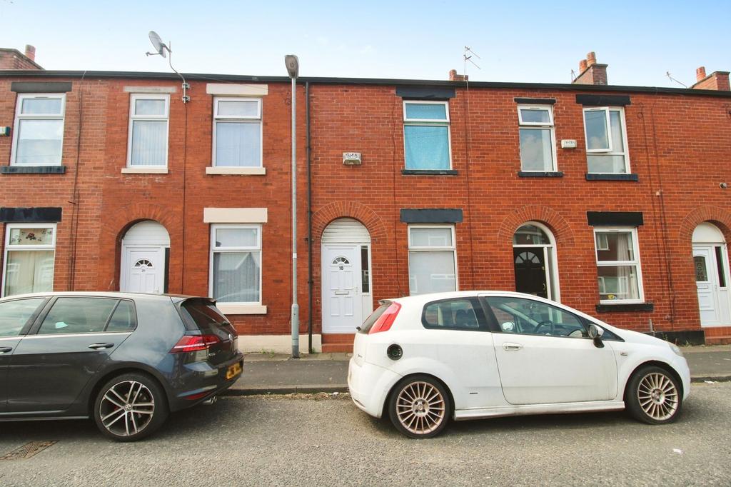 Cook Street, Rochdale, OL16 2 bed terraced house - £115,000