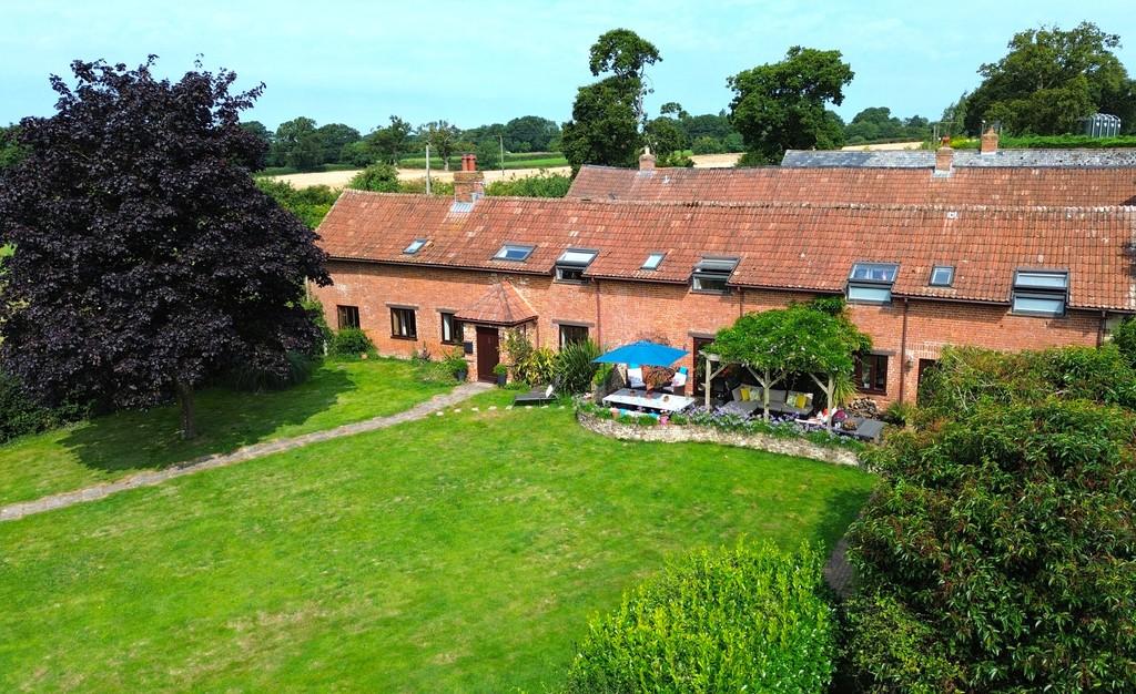 Talaton 6 bed barn conversion - £985,000