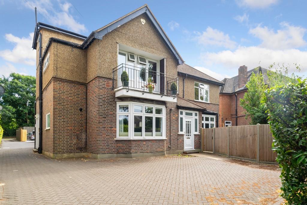Grosvenor Road, Wallington 4 bed apartment - £595,000