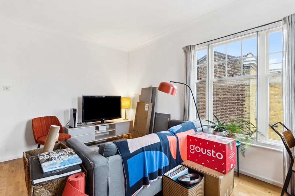 Sutton Square, Urswick Road, London 1 bed flat - £1,950 pcm (£450 pw)