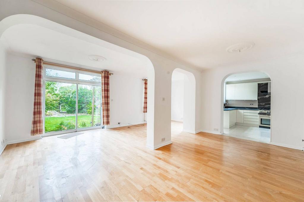 Rayners Lane, North Harrow, Pinner, HA5 6 bed semi-detached house - £ ...