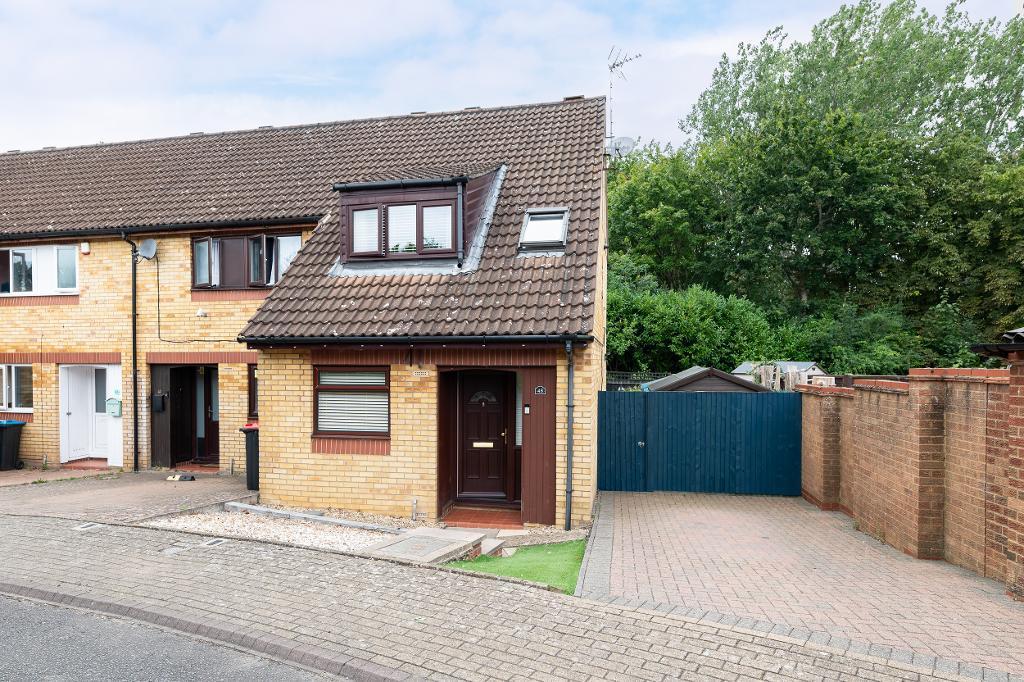 Emerson Valley, Milton Keynes MK4 2 bed end of terrace house - £299,995