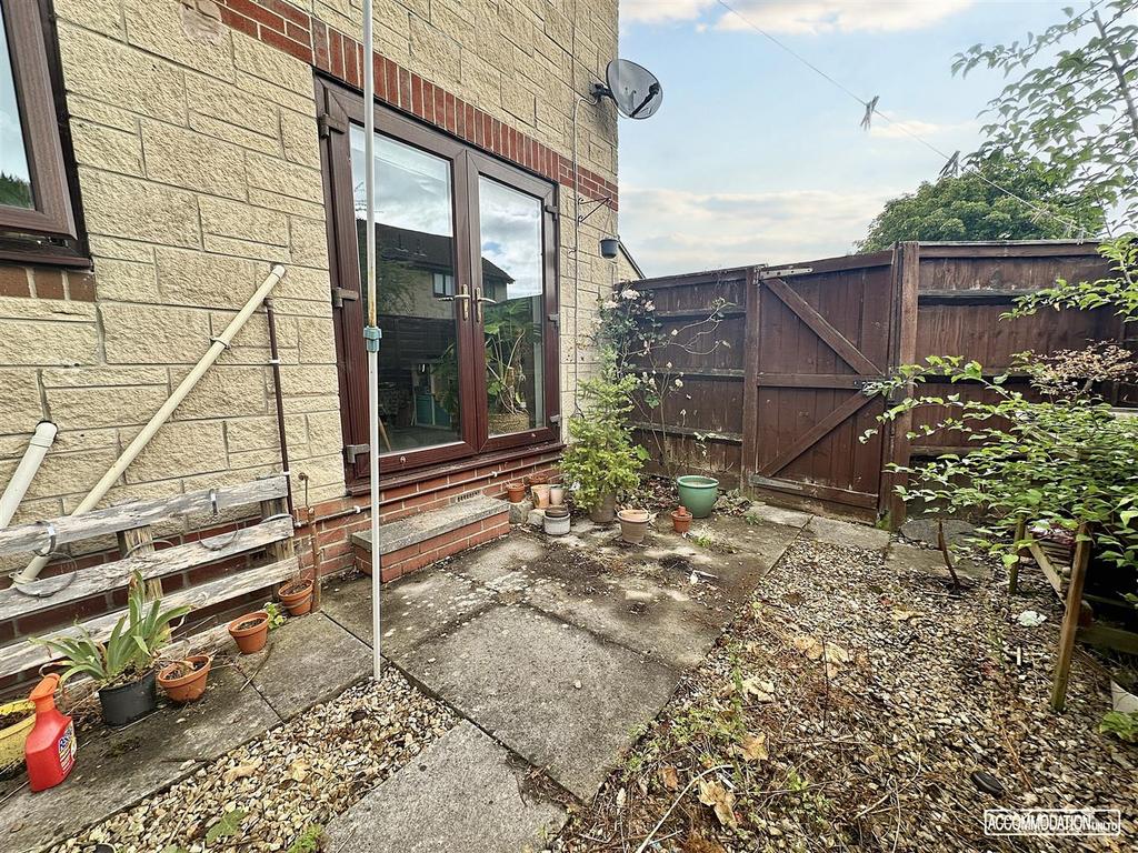 Apple Tree Court Worle Weston-Super-Mare 1 bed flat - £750 pcm (£173 pw)