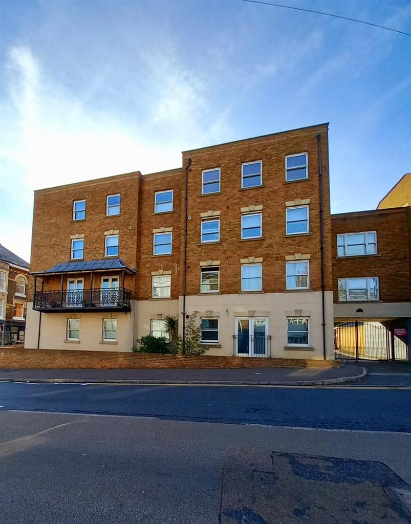 Addington Street, Ramsgate 2 bed flat - £1,100 pcm (£254 pw)