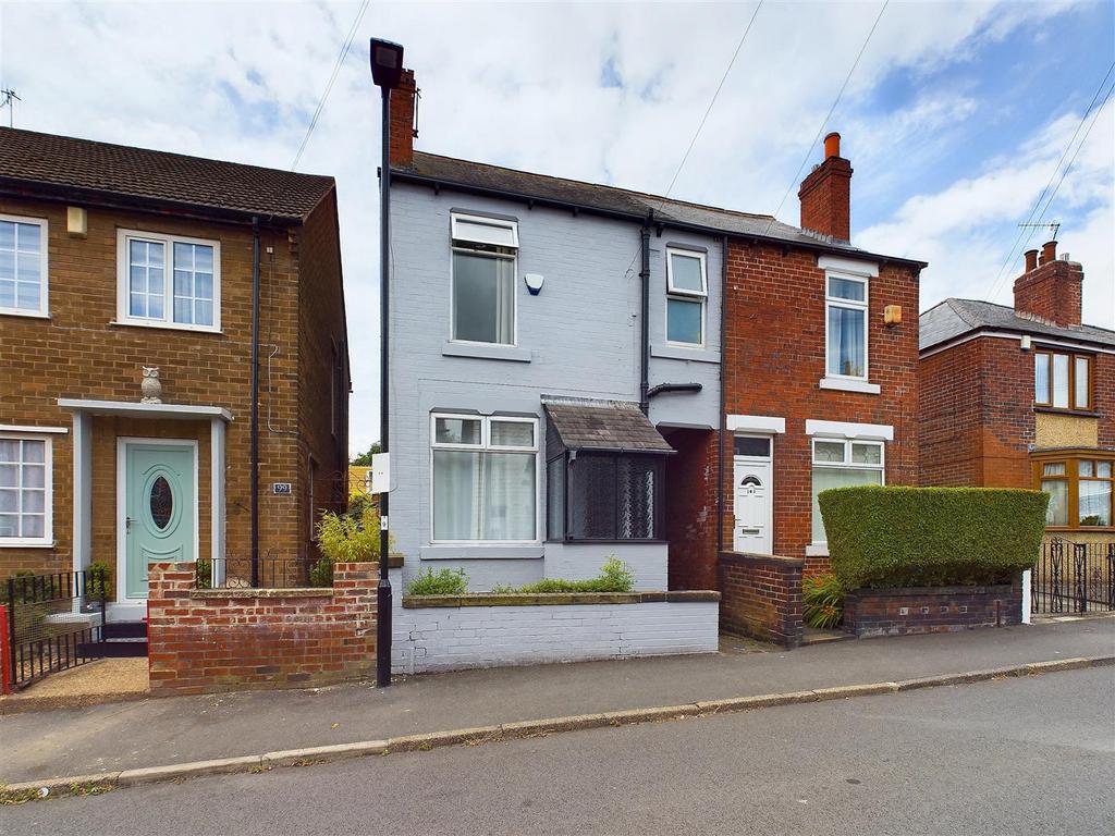 Parson Cross Road, Wadsley Bridge... 3 bed semi-detached house - £165,000