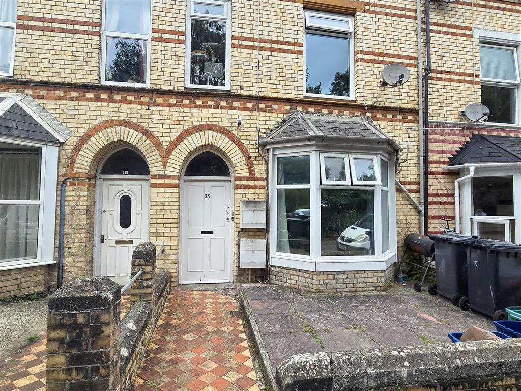 Sticklepath Terrace, Barnstaple EX31 2 bed maisonette - £160,000