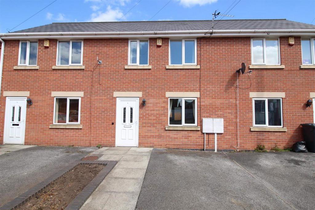 Willoughby Street, Beeston... 2 bed terraced house - £925 pcm (£213 pw)