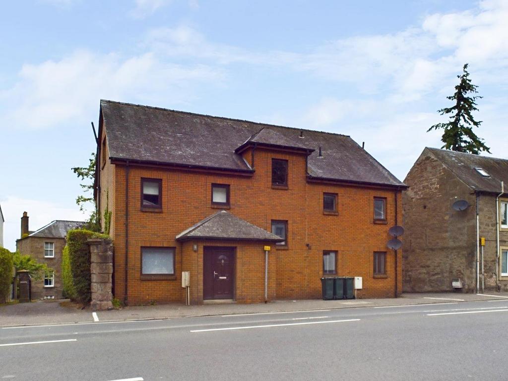 Main Street, Perth PH2 2 bed flat - £107,000