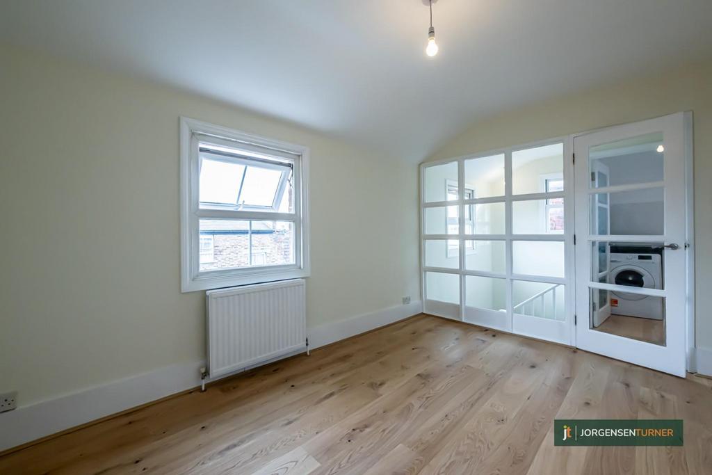 Oaklands Grove, Shepherds Bush, London 1 bed flat - £345,000