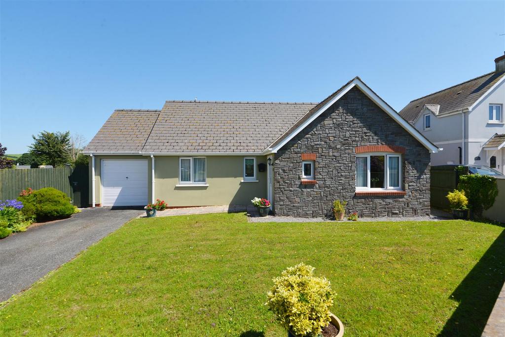 Hawthorn Lane, Jameston, Tenby 3 bed detached bungalow - £299,950