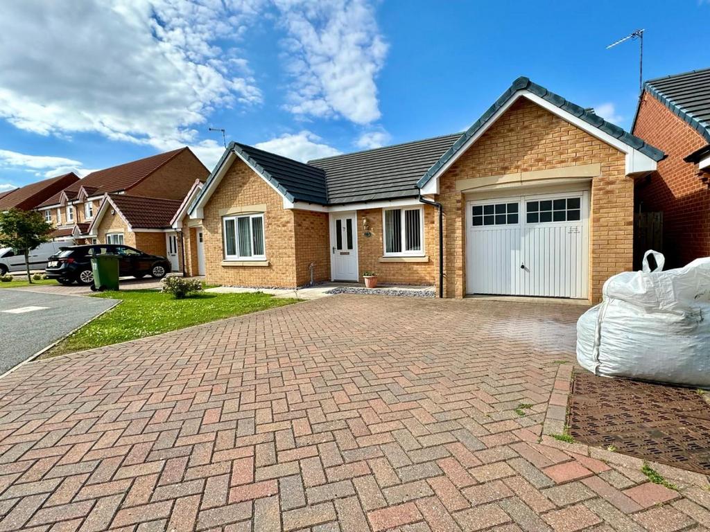 College Gardens, Redcar 3 bed house - £270,000