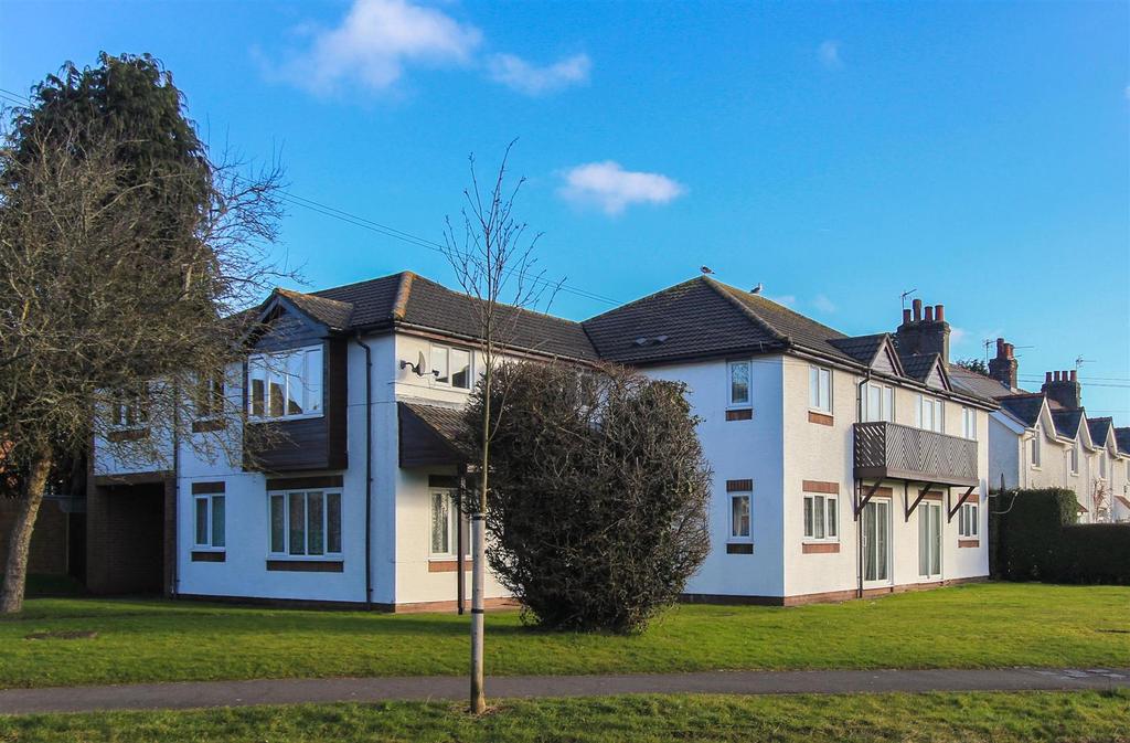 Templeton Avenue, Cardiff CF14 1 bed flat - £950 pcm (£219 pw)