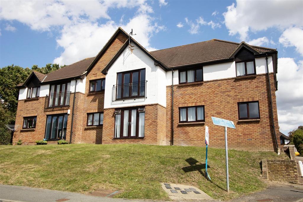 Compton Terrace, Wickford SS11 1 bed apartment - £1,100 pcm (£254 pw)