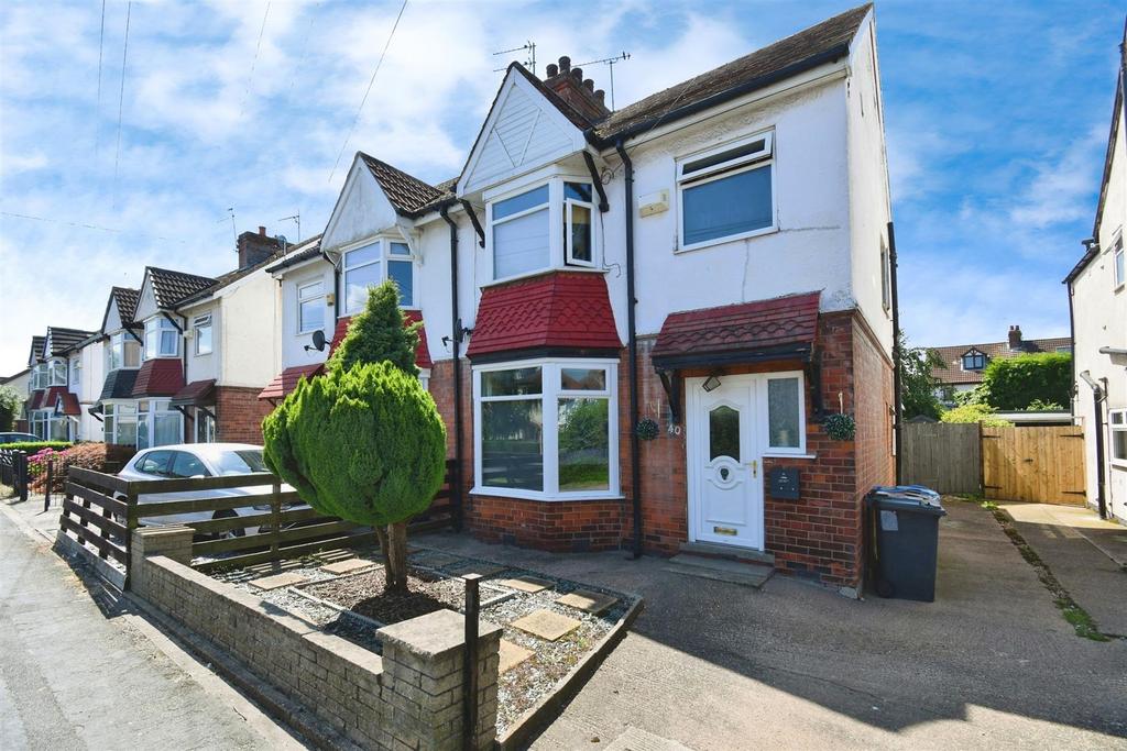 Anlaby Park Road North, Hull 3 bed semi-detached house - £177,500