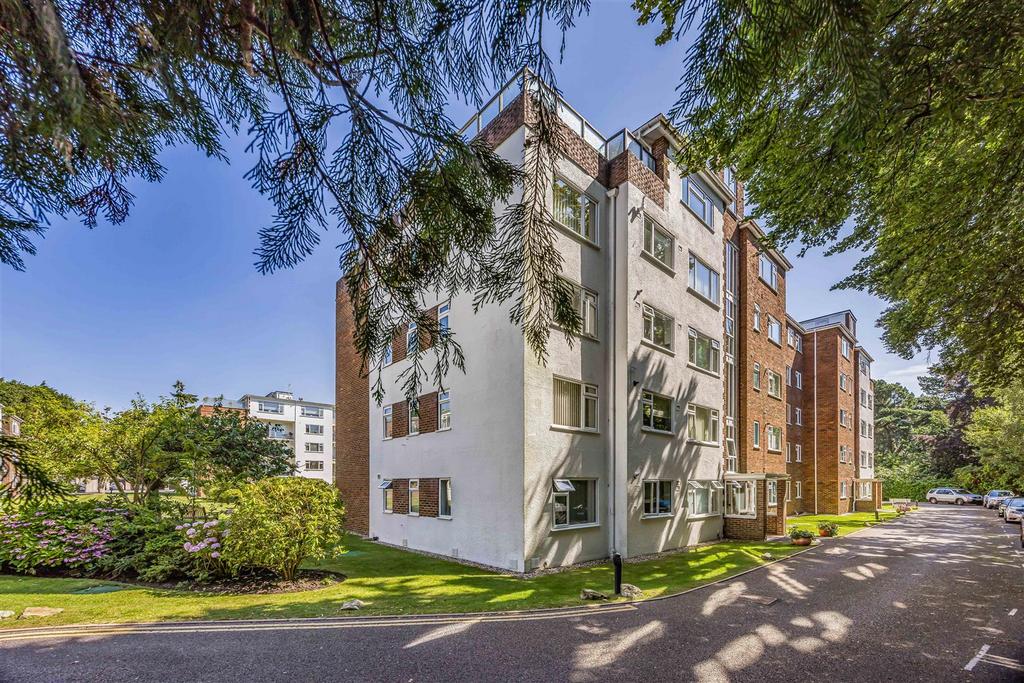 The Avenue, Poole 2 bed ground floor flat - £340,000