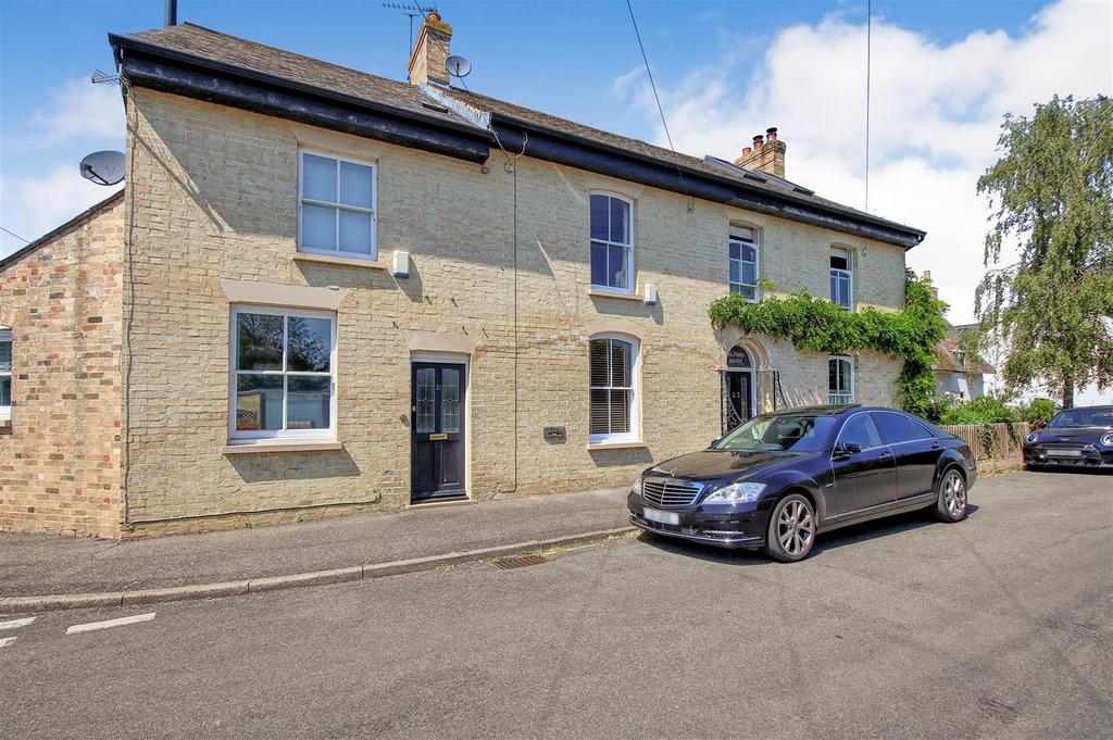 High Street, Oakington, Cambridge 3 bed terraced house - £1,600 pcm (£ ...