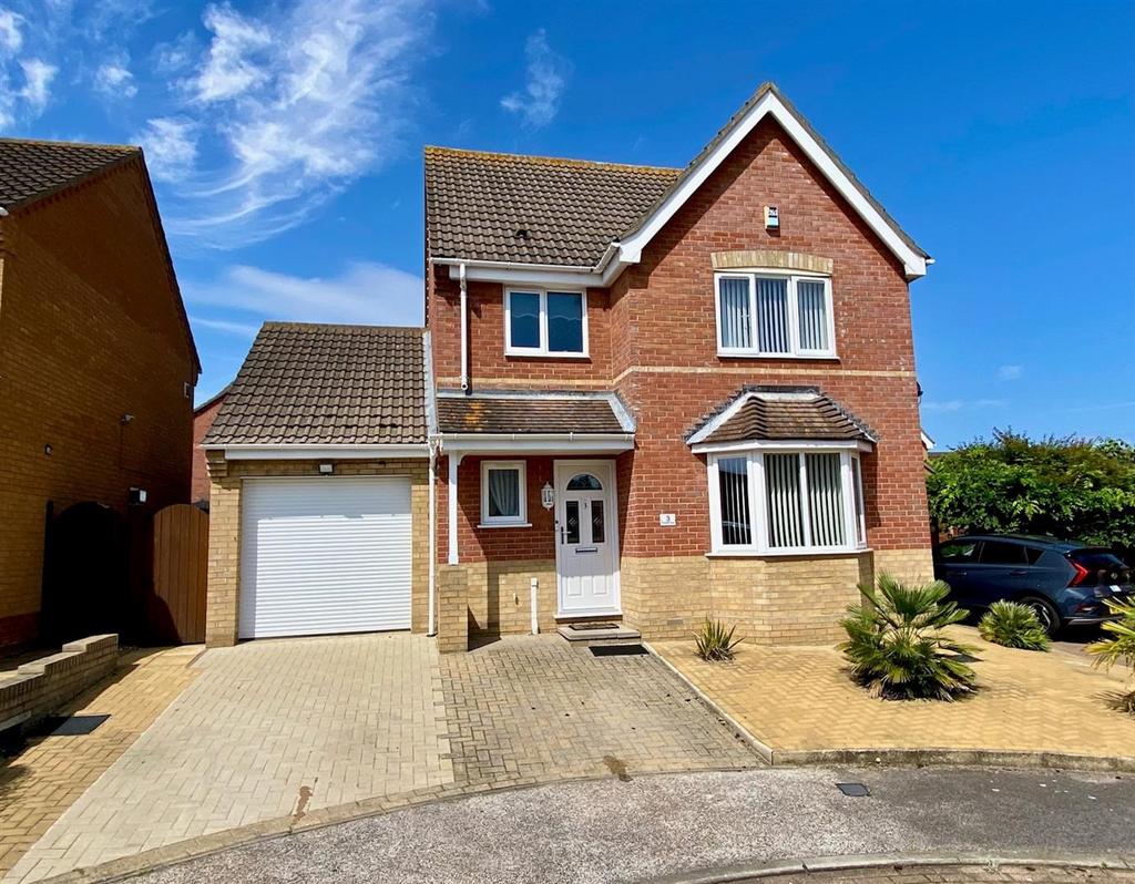 Stimpson Close, Parkhill, Lowestoft... 3 bed detached house - £300,000