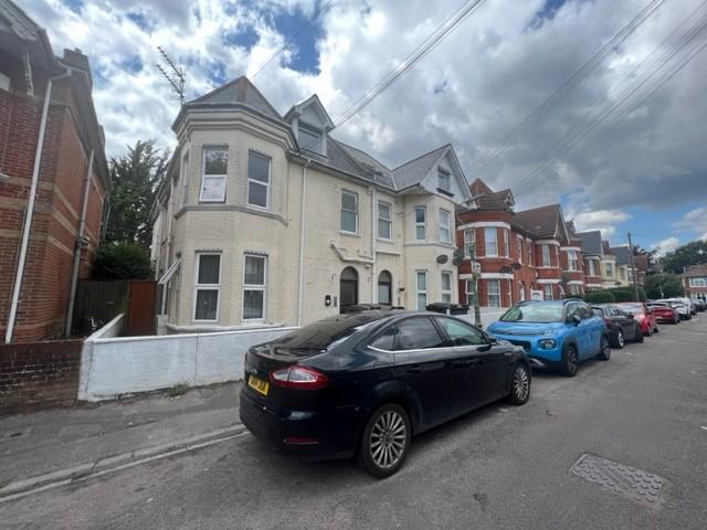 8-10 Aylesbury Road, Bournemouth, BH1 Studio - £700 pcm (£162 pw)