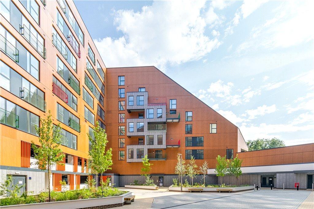 Market Street, Bracknell, Berkshire 1 bed apartment for sale - £300,000