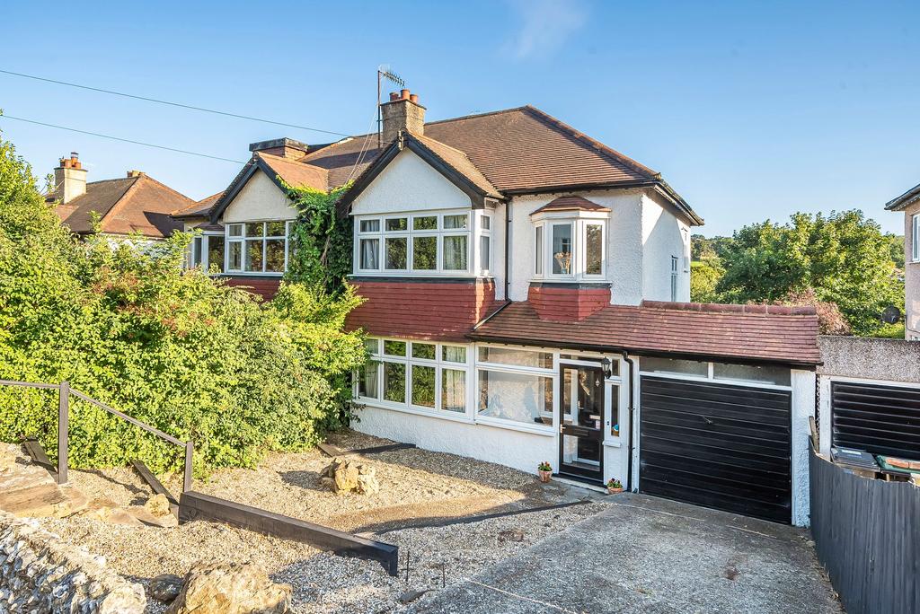 St. Andrews Road, Coulsdon CR5 3 bed semi-detached house - £515,000